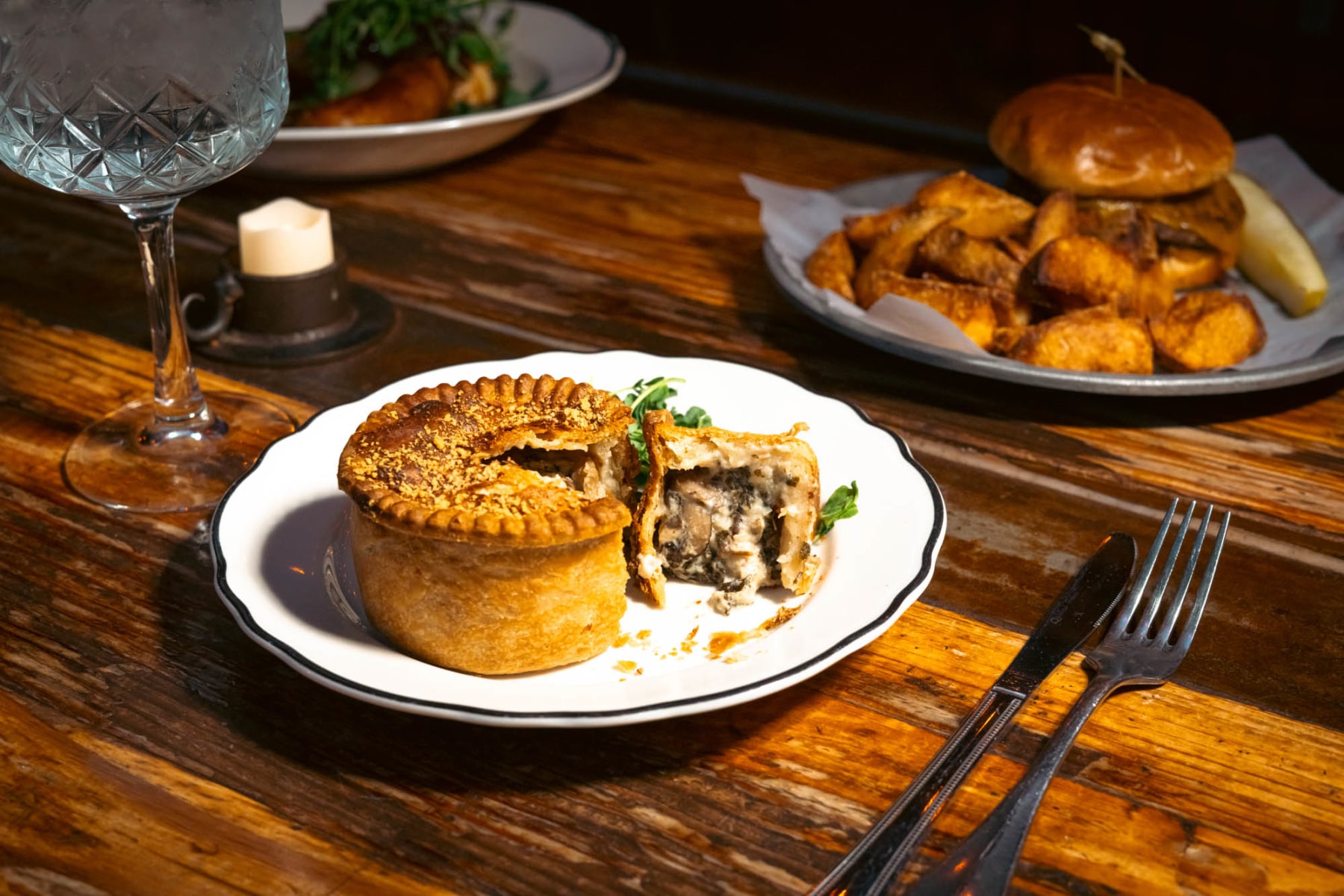 Must-Try Pub in Pilsen, IL | Pleasant House Pub